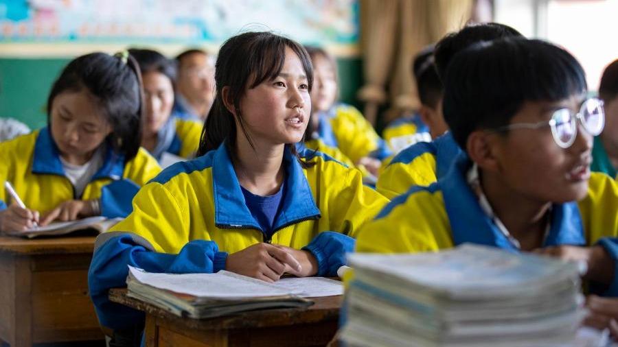 Poverty, dropouts in rural girl's diary become a thing of past_英语频道_央视网 ...