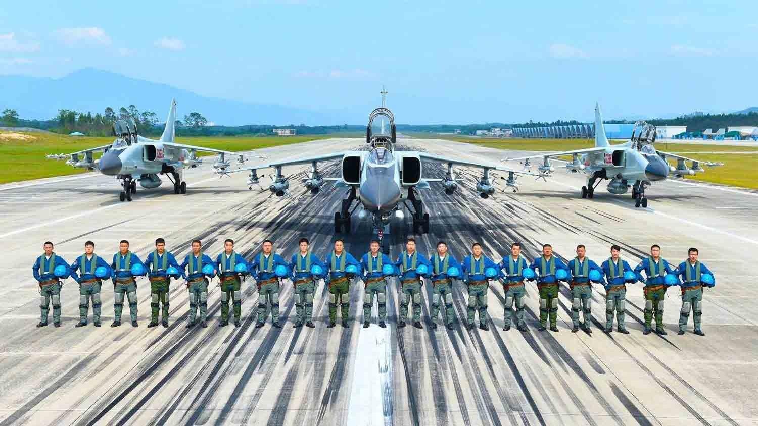 Xi grants honorary title to PLA Air Force battalion_英语频道_央视网(cctv.com)