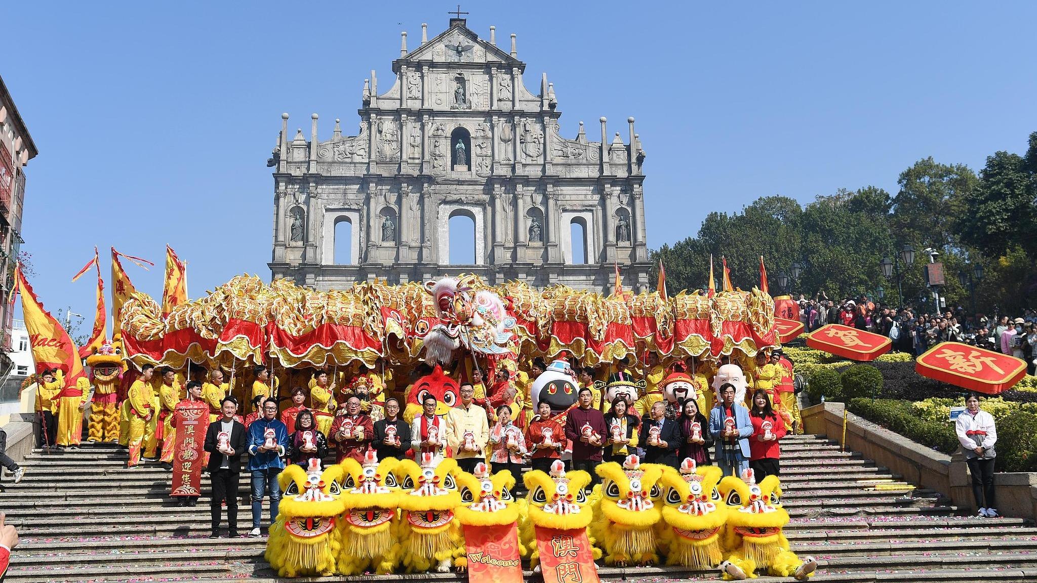 Spring Festival celebrations light up Hong Kong, Macao, Taiwan_英语频道_央视网 ...