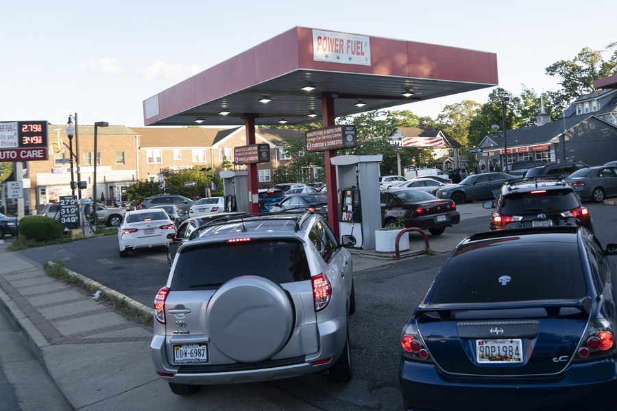 Panic buying prolongs fuel shortages in southeastern U.S._英语频道_央视网(cctv.com)