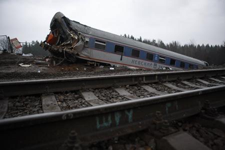 Russian train derailment kills 26, likely caused by terrorist bombing ...